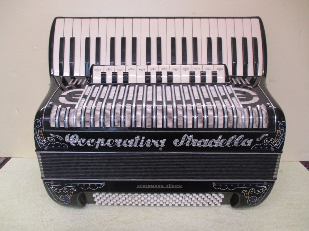 Akkordeon Cooperativa Stradella (Gebraucht) in Jegenstorf für CHF 2200 – nur Abholung auf ...
