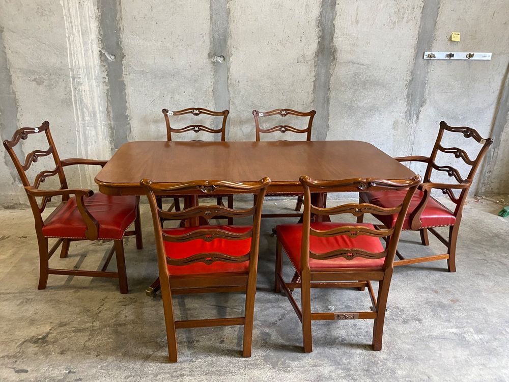 Edler Mahagoni Esstisch von William Tillman | Kaufen auf Ricardo