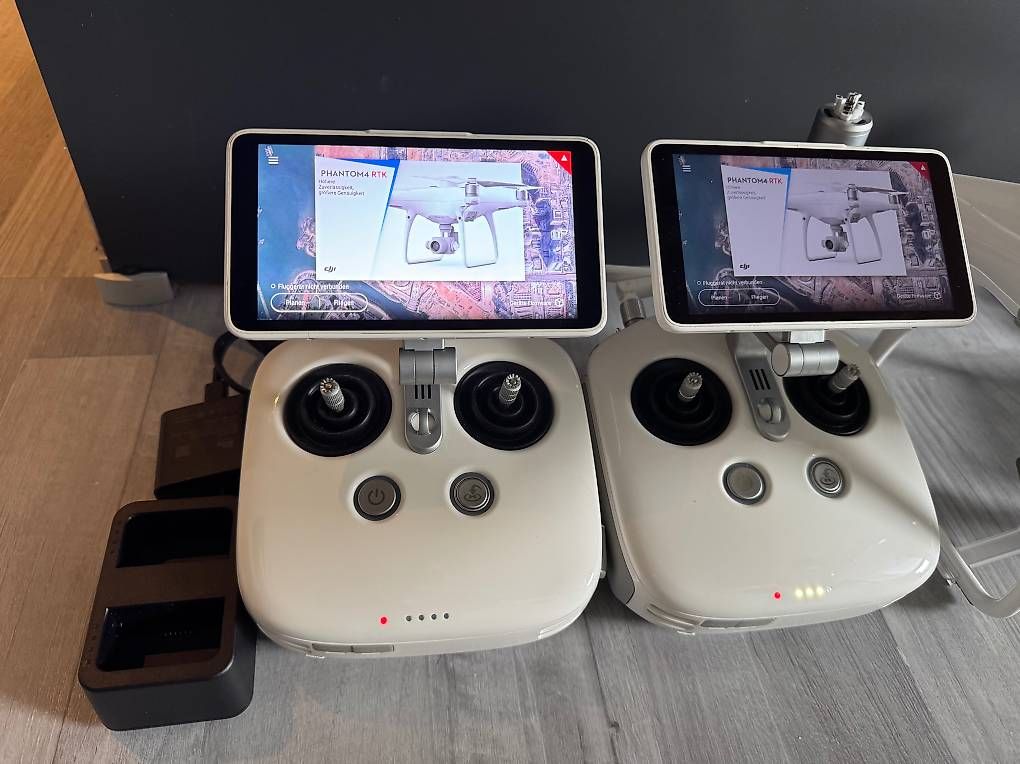 DJI Phantom 4 RTK Drohne mit 2 Transmitter (Gebraucht) in ...
