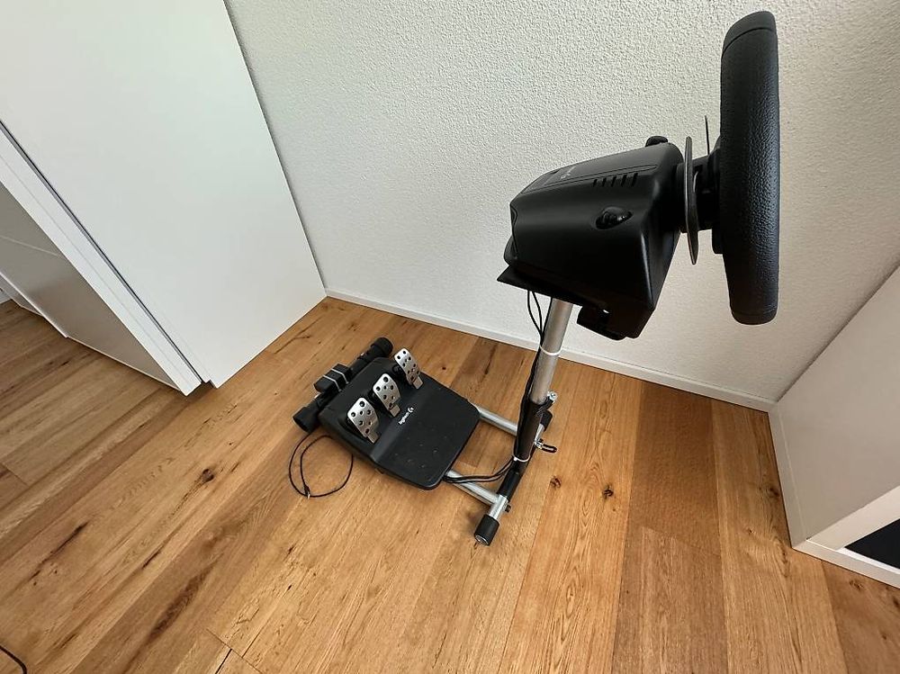 Logitech G29 Driving Force Racing Wheel with Stand Pro. (Neu (gemäss ...