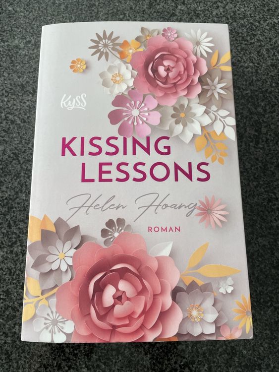 Kissing Lessons von Helen Hoang (Gebraucht) in Belpberg für CHF 3 – mit ...