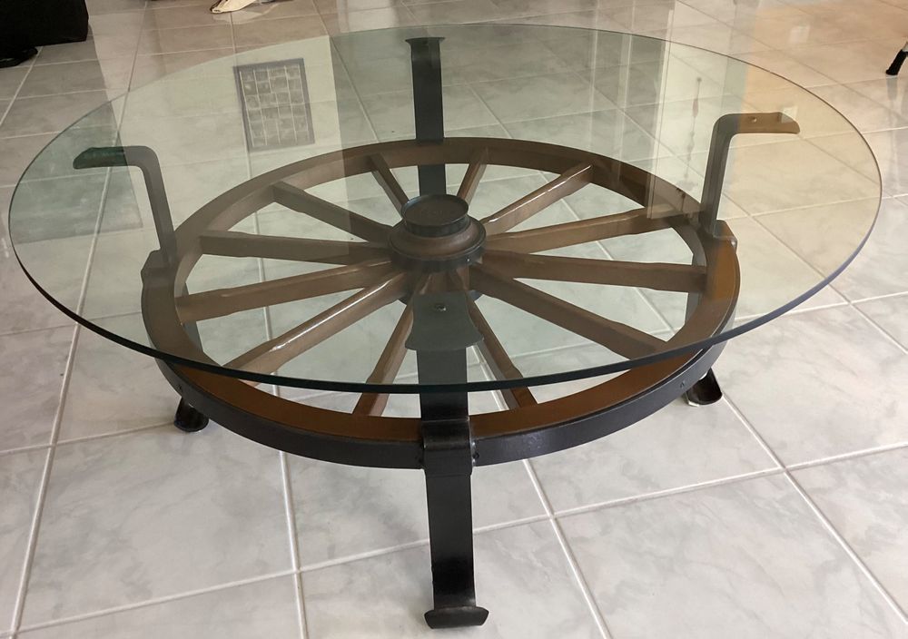 Couchtisch rund (Gebraucht) in Samstagern für CHF 20 – nur Abholung auf Ricardo kaufen