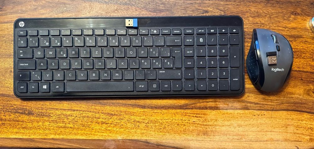Wireless HP Keyboard & Logitech Mouse (Gebraucht) in Pfäffikon ZH für ...
