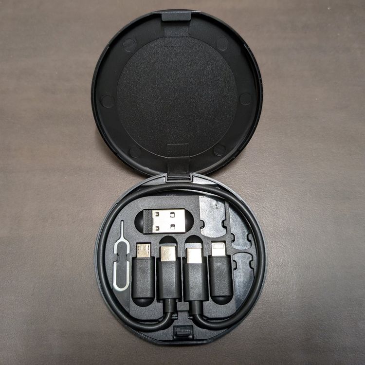 Reise Etui Ladekabel Box (Neu und originalverpackt) in Neuenhof für CHF ...