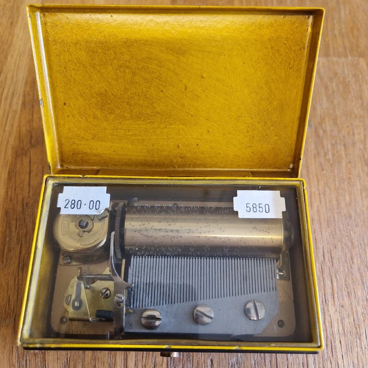 Reugo Spieldose Top.. (Gebraucht) in Stans für CHF 52 – mit Lieferung ...