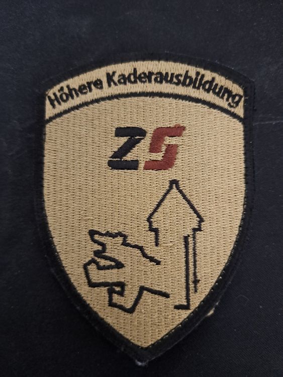 Badge Höhere Kaderausbildung ZS (Neu (gemäss Beschreibung)) in Schenkon ...
