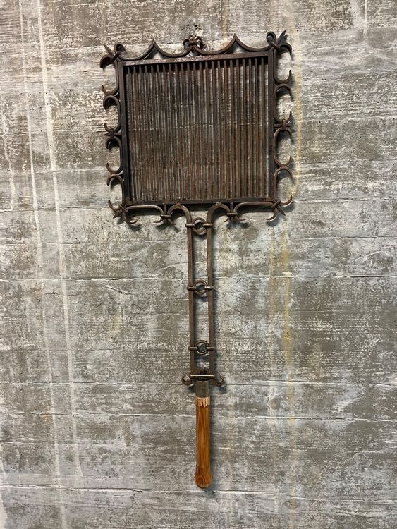 Grande grille pour grillades en fer forgé (Gebraucht) in Villars sur ...