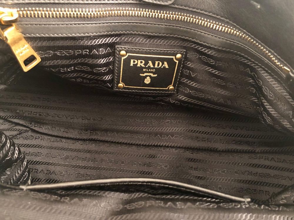 Original Prada Tasche - Fast wie neu!! - schwarz, Leder (Neu (gemäss Beschreibung)) in Zürich ...