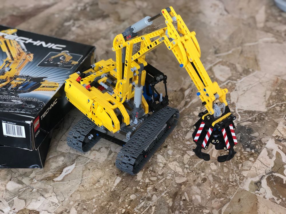 LEGO Technic 42006 Raupenbagger Excavator (Gebraucht) in Chiasso für ...
