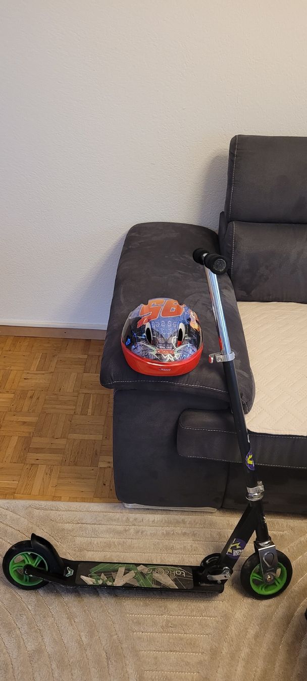 Trottinette enfant Takore avec casque Cars 52-56/ NEUF (Neuf (Voir ...