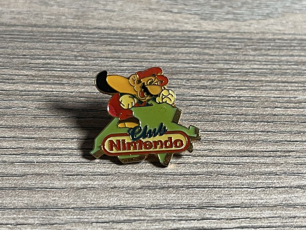 Vintage Club Nintendo Pin Anstecker Super Mario Schweiz (Gebraucht) in ...