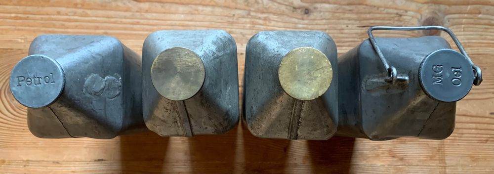 Je 2 Stk Mg Oel- und Petrolkanister der CH Armee (Gebraucht) in ...