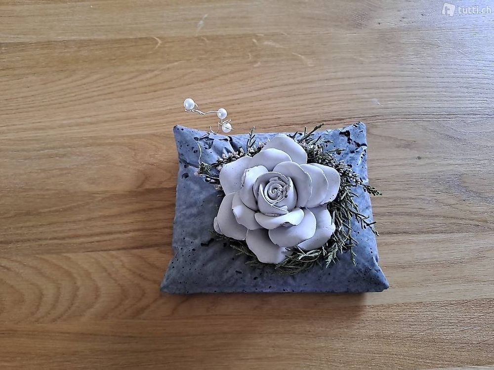 Deko Rose aus Zement Gips (Neu (gemäss Beschreibung)) in Stein AR für ...