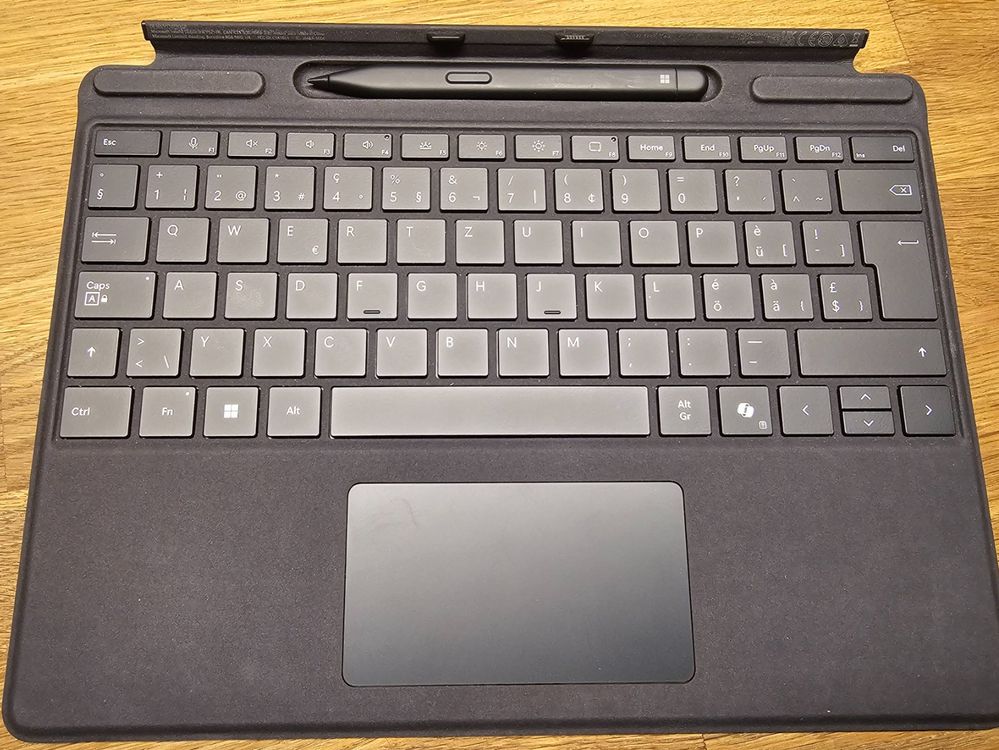 Microsoft Surface Pro Signature Keyboard (neustes Modell) (Neu (gemäss ...