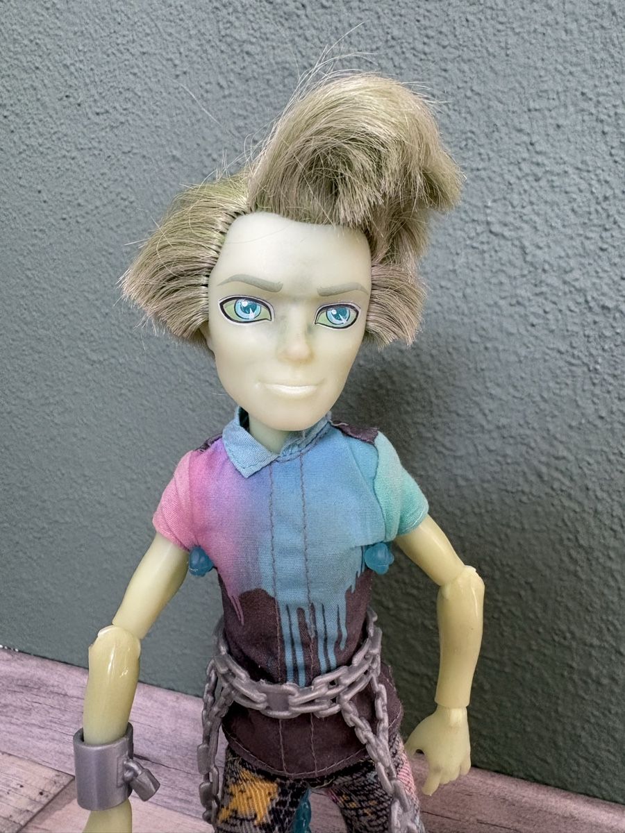 Monster High Deuce Gorgon Sohn Medusa Puppe mit Ständer! (Gebraucht) in ...