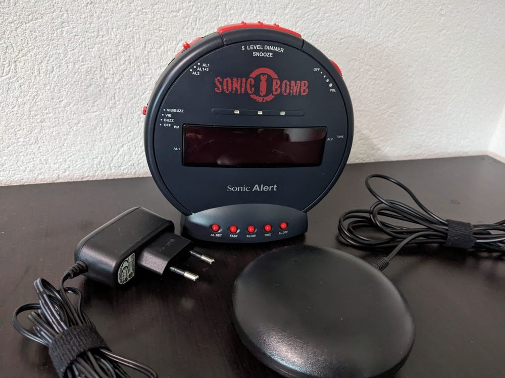 Sonic Bomb alarm clock (Gebraucht) in Le Vaud für CHF 27 – mit ...