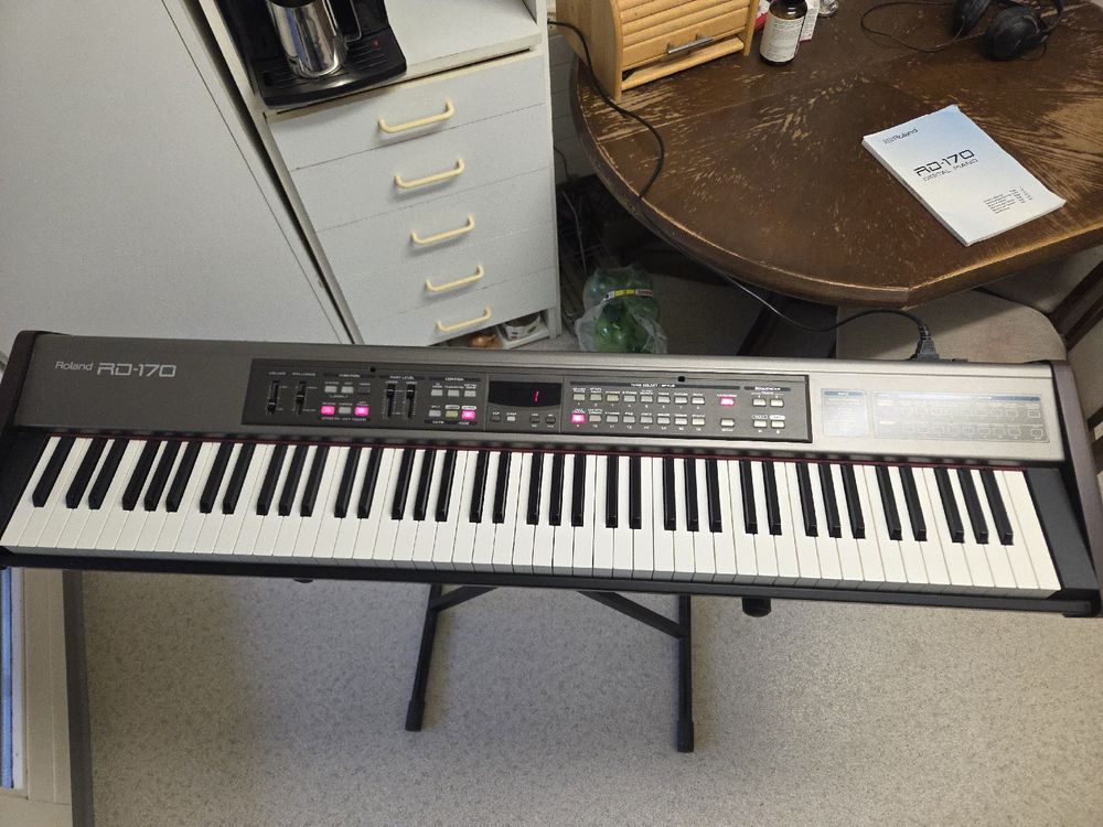 Roland RD 170 Piano Epiano Keyboard mit 88 Tasten. (Gebraucht) in Degersheim für CHF 295 – nur ...
