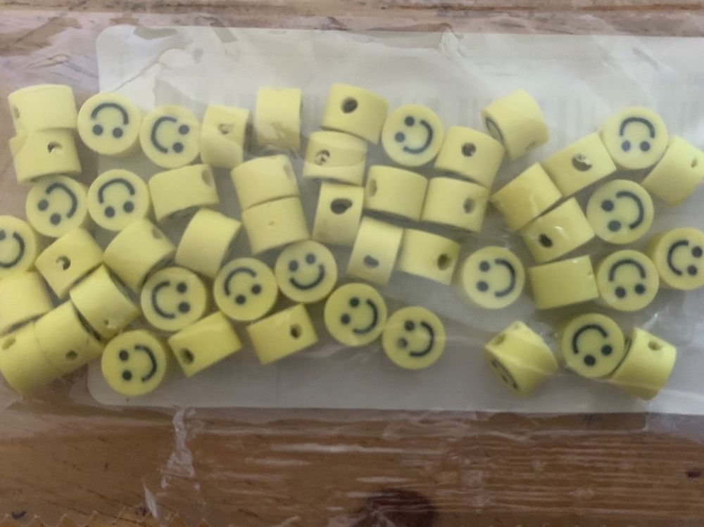 Fimo Bastelperlen Smiley 50 Stk. (Neu und originalverpackt) in Geneve für CHF 1.2 – mit ...