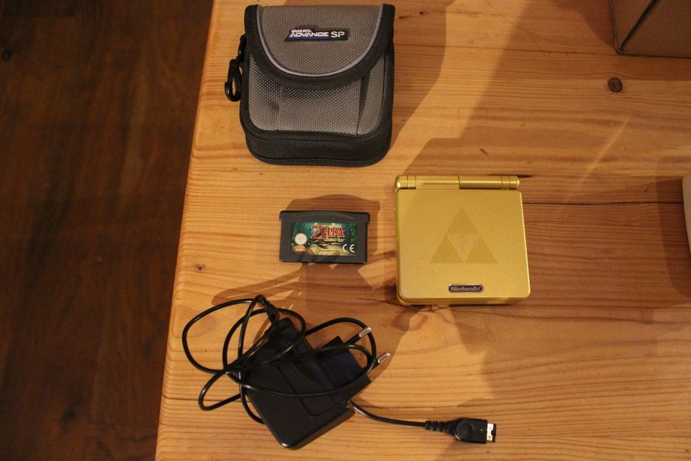 Gameboy Advance SP Limited Zelda Edition | Kaufen auf Ricardo