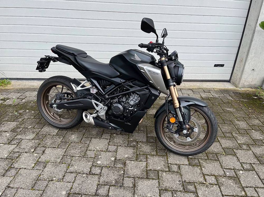 Neuwertiger Honda CB125R (Gebraucht) in Riniken für CHF 3900 – nur Abholung auf Ricardo kaufen
