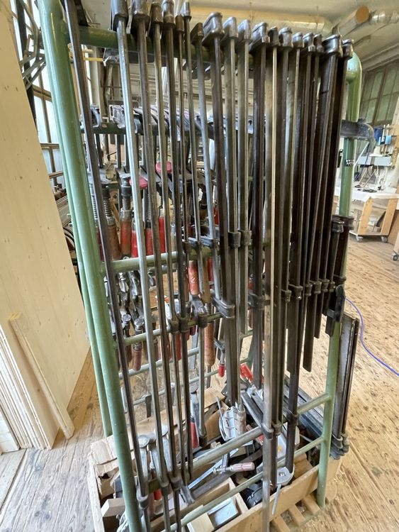 Schraubzwingenwagen mit Zwingen zu verkaufen (Gebraucht) in Luzern für CHF 1050 – nur Abholung ...