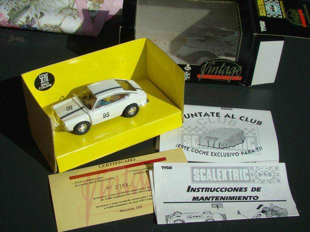 Scalextric Seat Fiat 850 GT limitiert mit Box selten (Neuf (Voir ...
