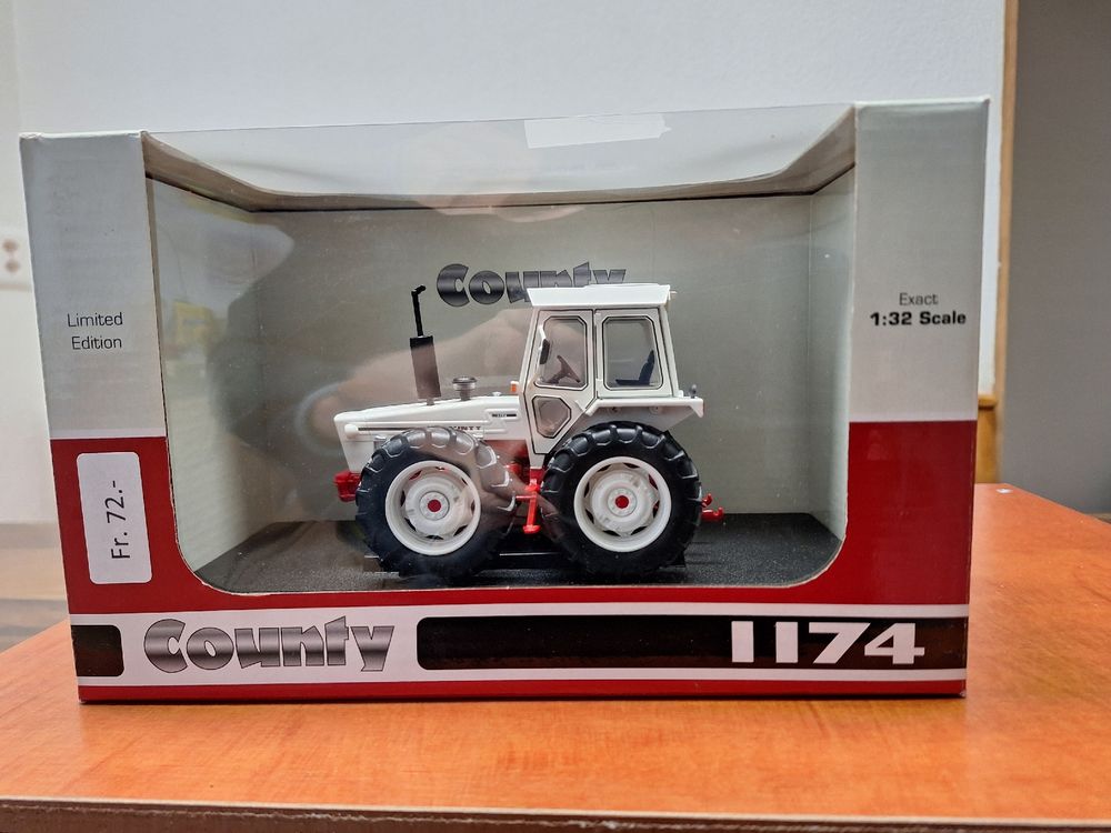 County 1174 Traktor Modell 1:32 Limited Edition UH (Neu und ...