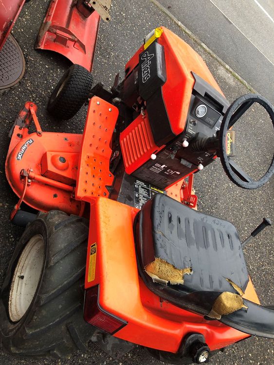 Ariens Rasentraktor mit Schneepflug | Kaufen auf Ricardo