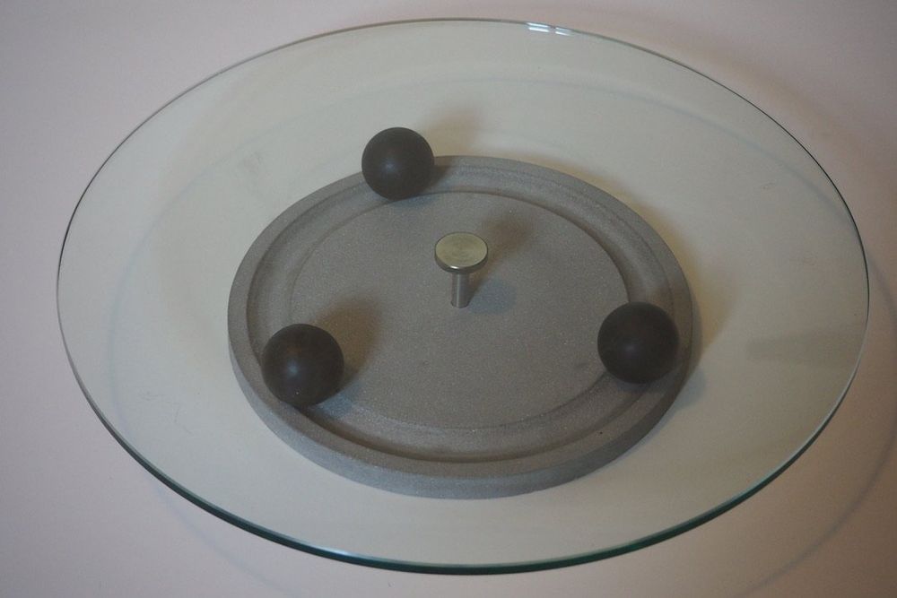 Plat tournant, béton/verre, design Michaël Rösing, 1989 (Gebraucht) in ...