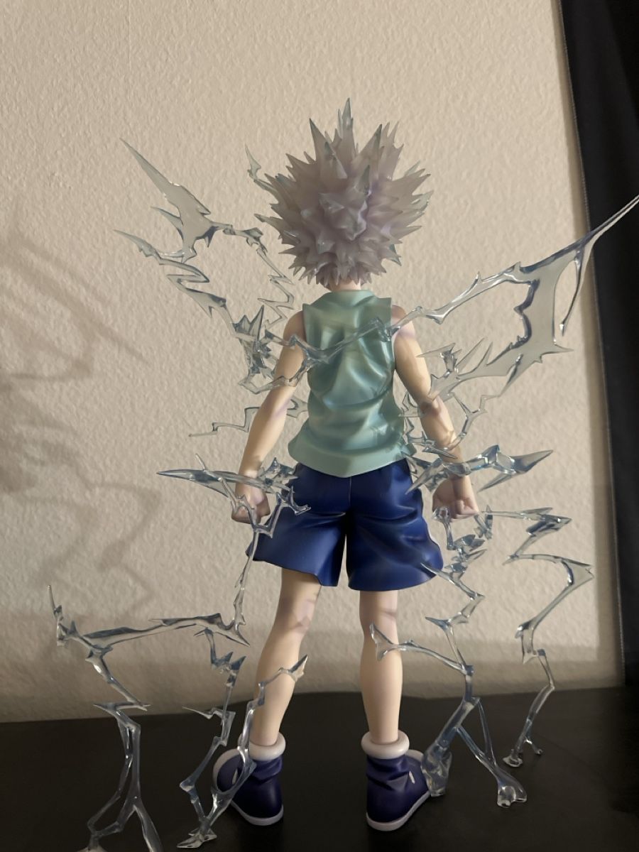 Killua Statue 40cm (Neu und originalverpackt) in Suhr für CHF 400 – nur ...