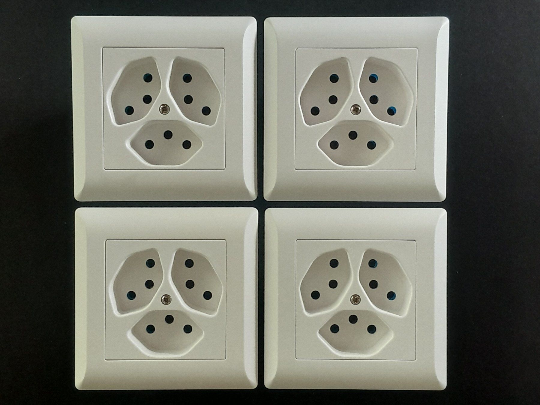 Hager kallysto.line Steckdosen 3x T13 Weiss 4 Stk. (Gebraucht) in ...