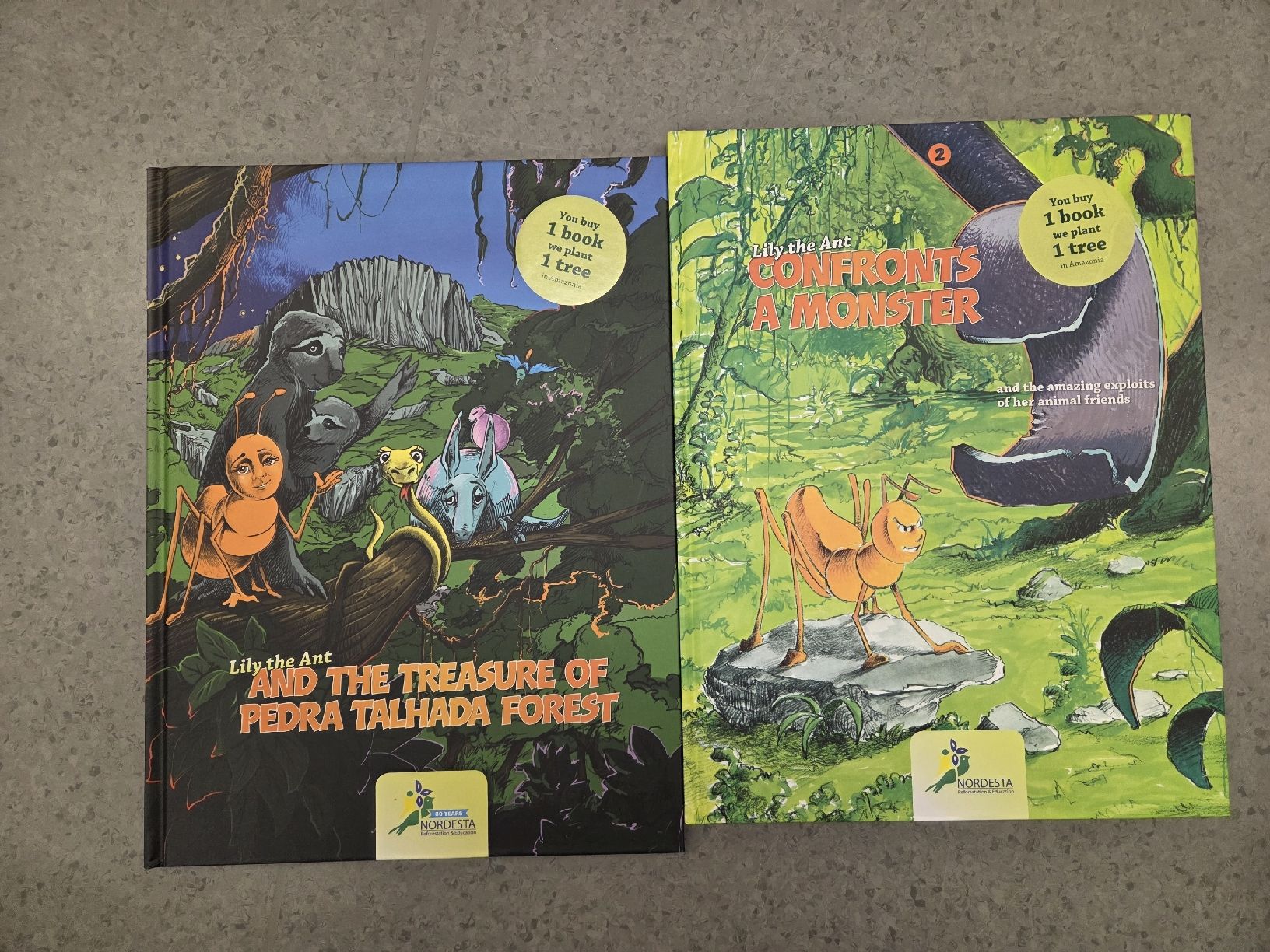 2x Lily the Ant Comics, Kinderbücher, Englisch (Gebraucht) in Naters ...