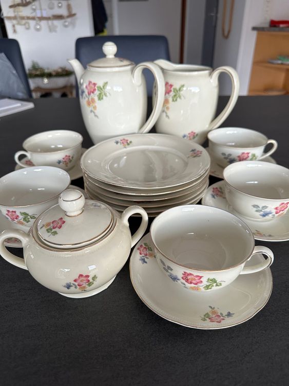 Schönes Kaffeeservice Bavaria mit Blumen Dekor (Gebraucht) in Zufikon für CHF 6 – nur Abholung ...