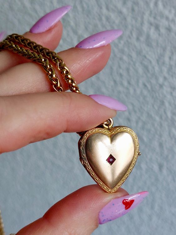 Edwardian French Heart Locket with a Ruby Paste (Gebraucht) in Dietikon ...
