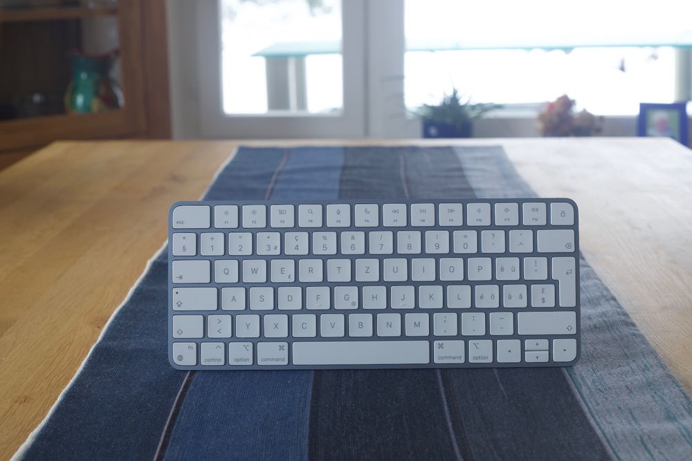 Apple iMac Tastatur (blue) – selten und neuwertig (Gebraucht) in ...