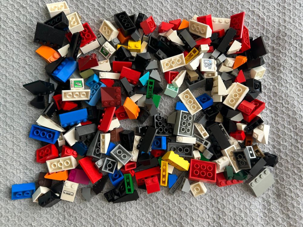 300 Gramm grosse und kleine Lego Dächer ab 1 Franken | Kaufen auf Ricardo