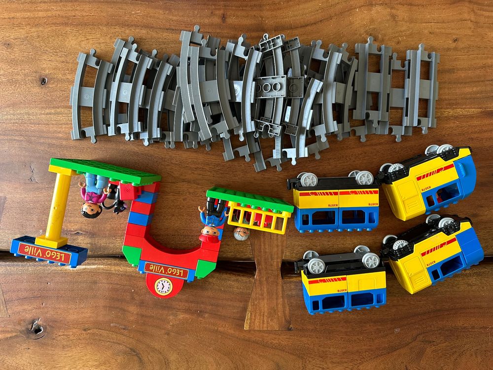 Big Lego Duplo train set with battery operated trains (Gebraucht) in ...