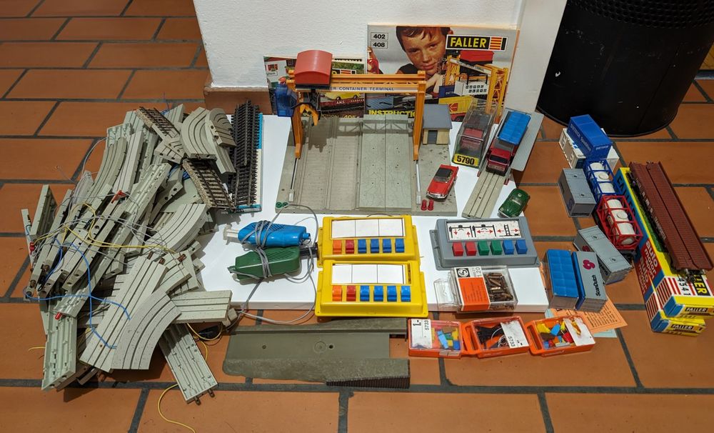 Faller Container Terminal + Car etc (408 bzw 402 406 etc) (Difettoso) a ...