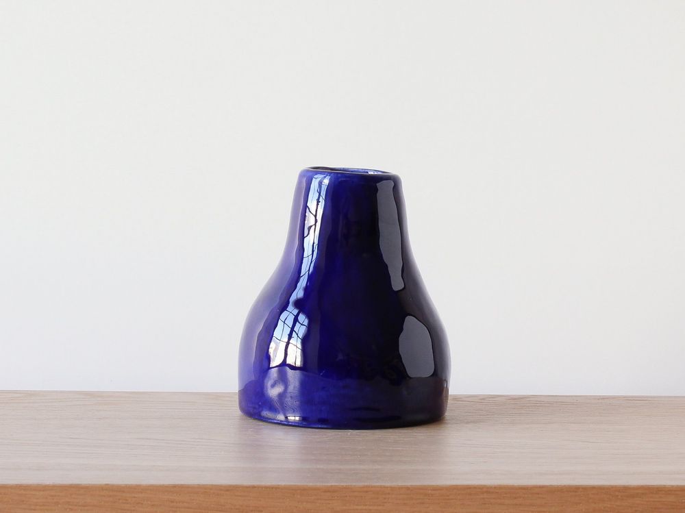 Vintage Signed Swiss Studio Pottery Glossy Blue Vase | Kaufen auf Ricardo