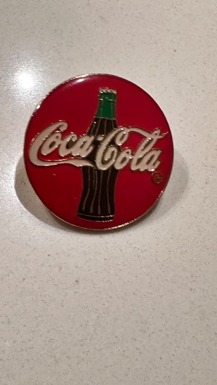 Coca Cola Pin + (Gebraucht) in Gutenswil für CHF 2.8 – mit Lieferung ...