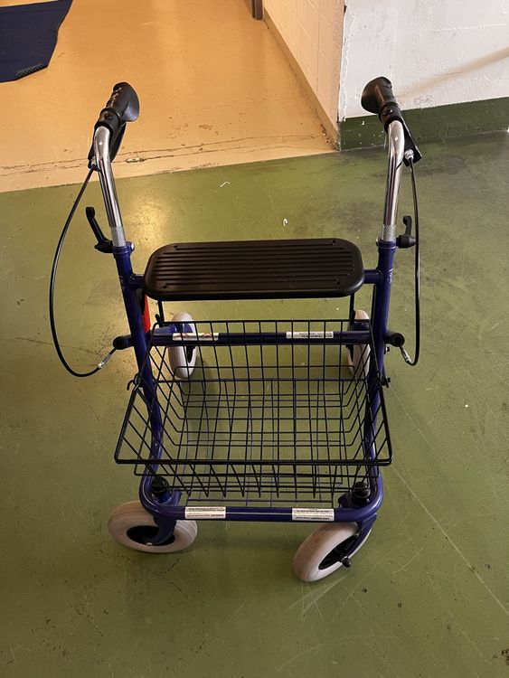 Rollator Gehilfe Gehwagen Senioren blau Top Zustand | Kaufen auf Ricardo