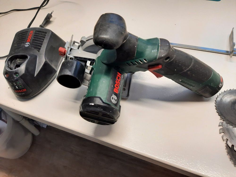 Bosch Akku Säge 12V universal circ (Gebraucht) in Unterseen für CHF 33 ...