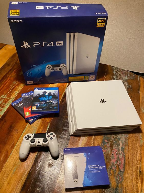 PS4 Pro White 1 To SSD, 1 Manette DualShock4 avec 3 JEUX (Gebraucht) in ...