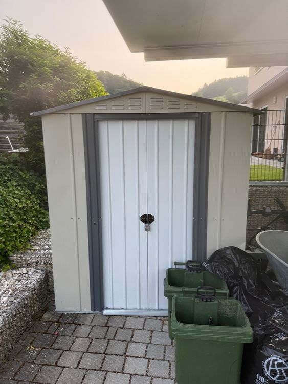 Merox Metallgerätehaus Hellgrau (Gebraucht) in Reitnau für CHF 79 – nur ...
