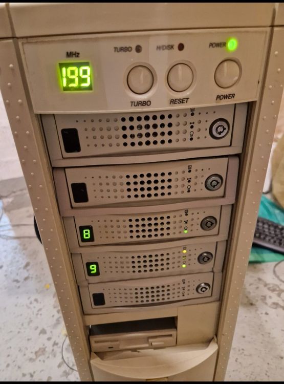 Big Tower Retro Computer 200 MHz Pentium / 200 MB RAM (Gebraucht) in ...