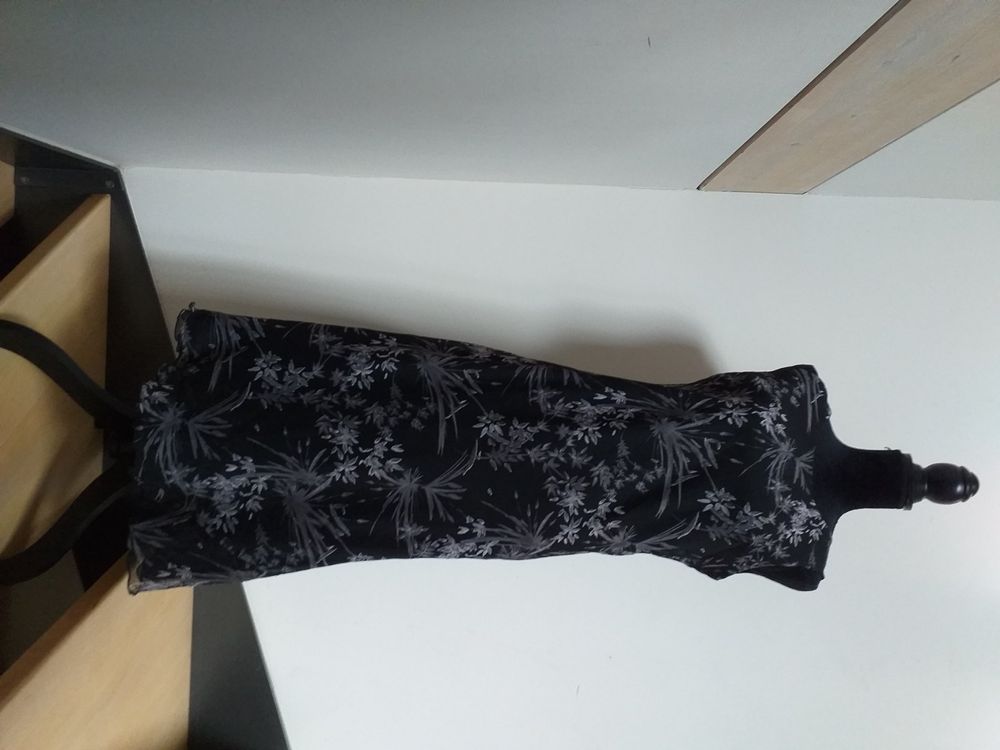 Robe en mousseline Emma Pernelle noire & blanche | Kaufen auf Ricardo