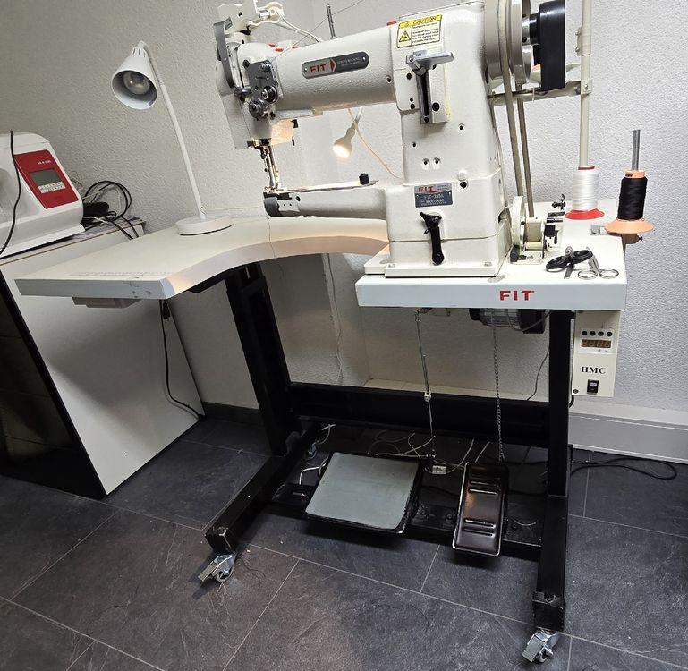 Industrie Nähmaschine freiarm mit Tisch FIT305 | Kaufen auf Ricardo