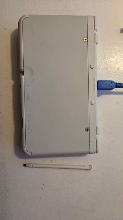 Nintendo New 3DS weiss + 2 Spiele (Gebraucht) in Rafz für CHF 120 – nur ...