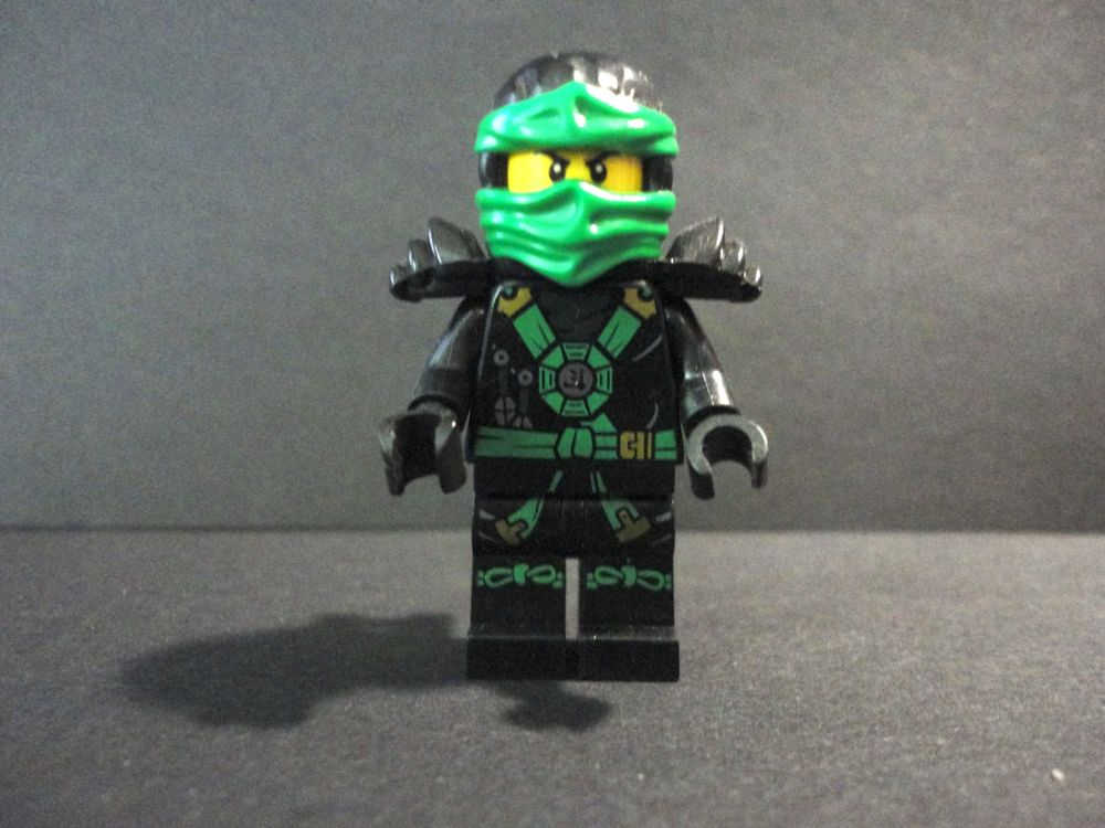 Lego Ninjago Figurine Lloyd Deepstone Armor | Kaufen auf Ricardo
