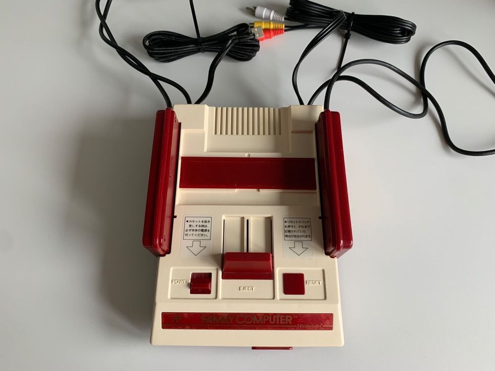 Nintendo NES Famicom Konsole mit AV-Kabel und USB-Stromkabel (Gebraucht ...